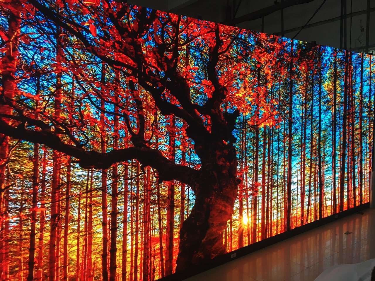 p1.5 Small RGB HD indoor advertising screens with Aluminum alloy ...